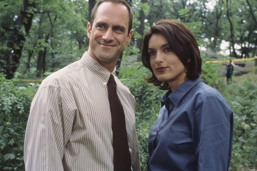 Olivia Bensons Hair Evolution On Law And Order Svu Nbc Insider